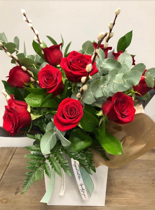 Dozen Red Rose Box – buy online or call 01642 787989